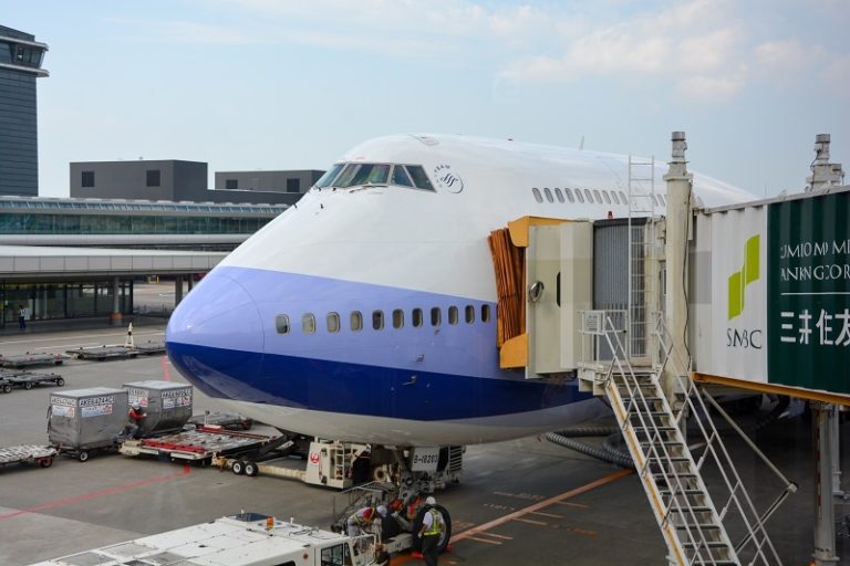 【搭乗記】チャイナエアラインのB747の屋根裏部屋感ある2階席で台湾へ - まったり空の旅