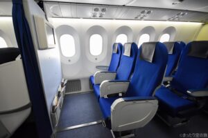 ANAの国内線用B787-8(78P)の座席の広さ・快適さ・おすすめ席まとめ - まったり空の旅