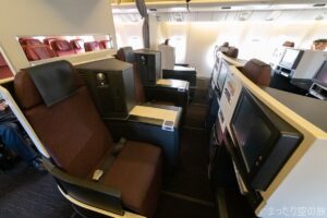 【搭乗記】JALのB767ビジネスクラス(SS6)1人掛け席で出雲へ - まったり空の旅